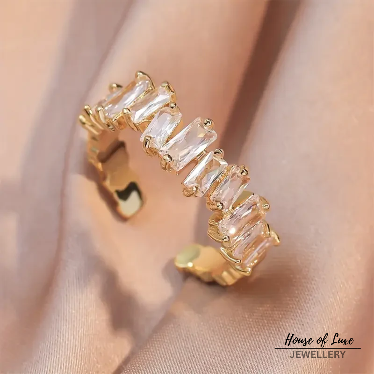 INLAID WHITE GLASS GOLD RING – House Of Luxe